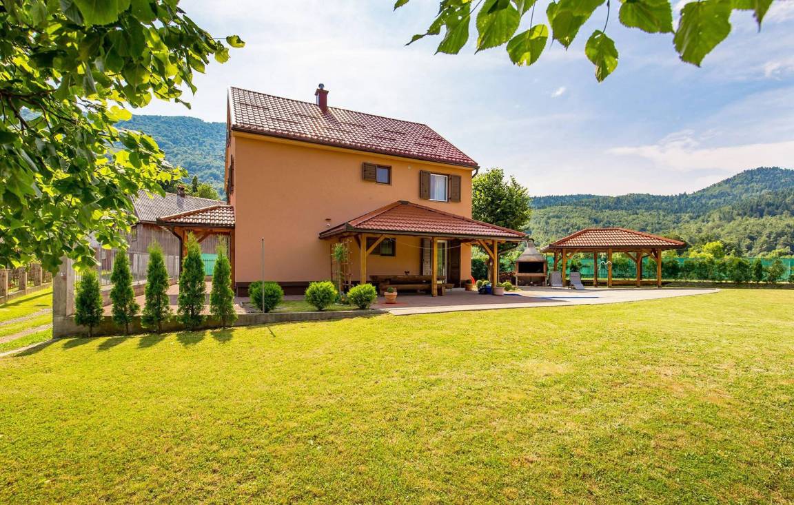 160 M² Casa ∙ 3 Habitaciones ∙ 8 Huéspedes - Ogulin