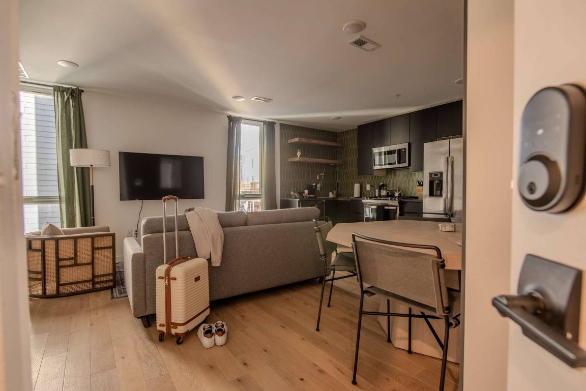 Apartment ∙ 2 Bedrooms ∙ 5 Guests - Camden, NJ