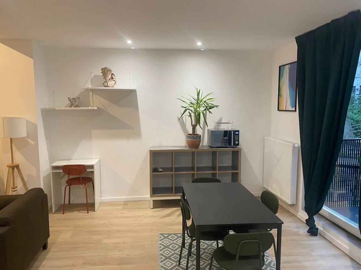 100 M² Appartement ∙ 1 Slaapkamer ∙ 3 Gasten - Dilbeek