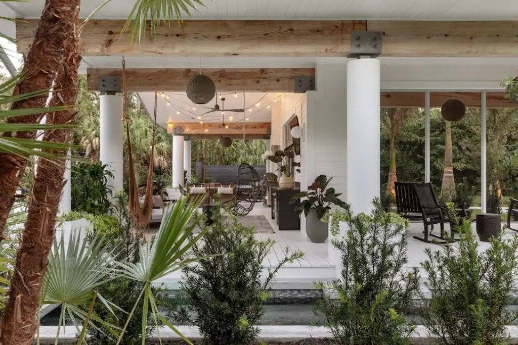 1115 M² House ∙ 11 Bedrooms ∙ 30 Guests - Naples, FL