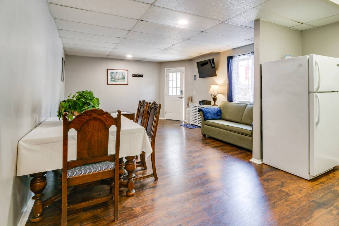 74 M² Apartment ∙ 1 Bedroom ∙ 6 Guests - DuBois, PA