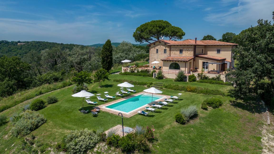 500 M² Villa ∙ 8 Habitaciones ∙ 16 Huéspedes - Montalcino