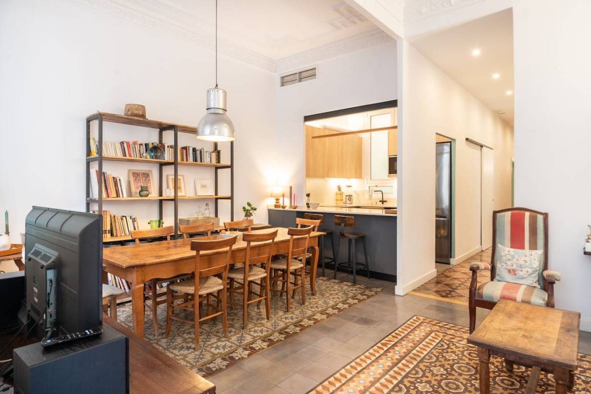 90 M² Apartamento ∙ 3 Habitaciones ∙ 7 Huéspedes - Barcelona