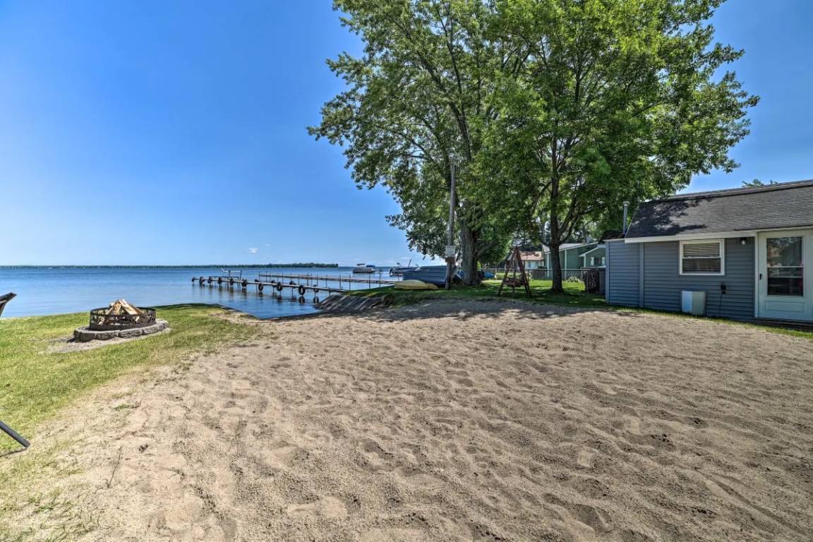 28 M² Cabin ∙ 2 Bedrooms ∙ 6 Guests - Houghton Lake, MI