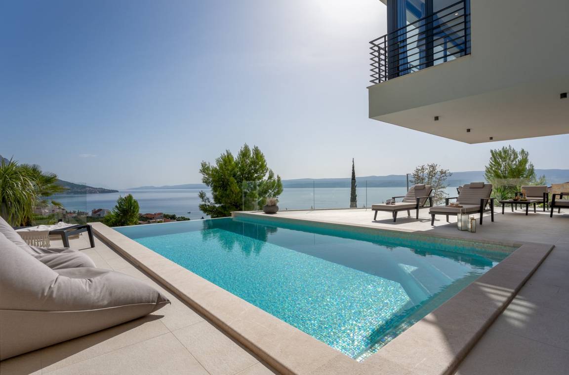 380 M² Villa ∙ 4 Bedrooms ∙ 8 Guests - Omiš