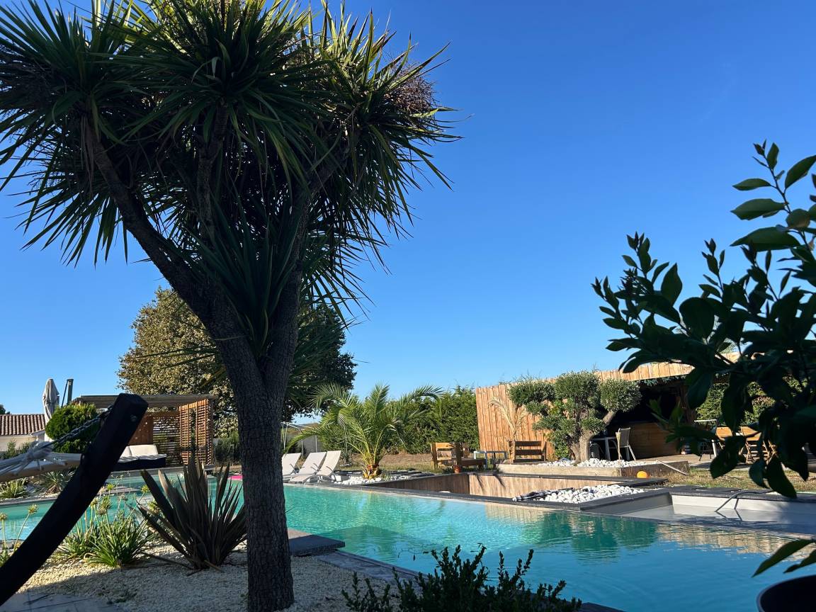 300 M² Villa ∙ 6 Chambres ∙ 12 Personnes - Gironde