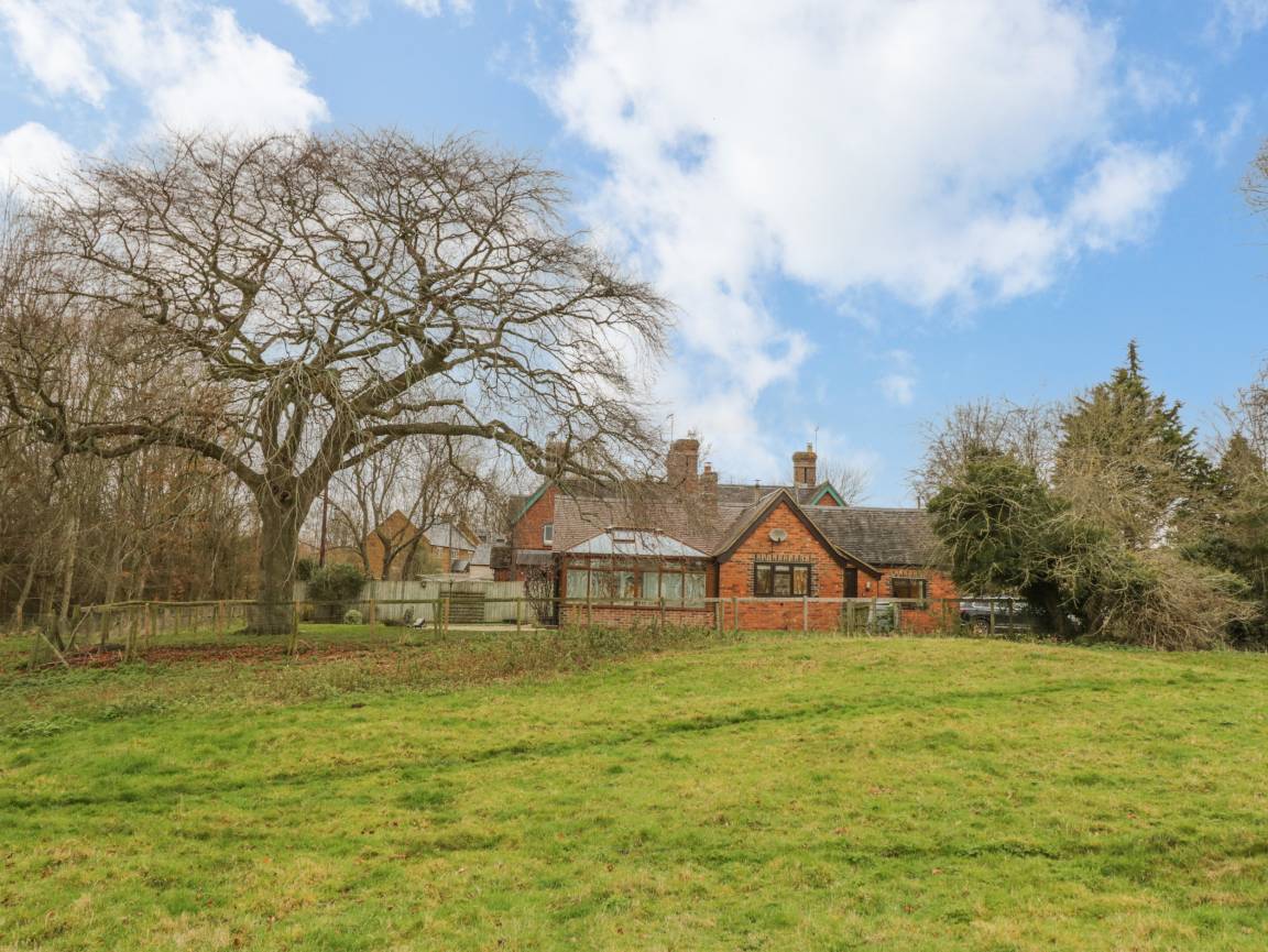 Cottage ∙ 2 Bedrooms ∙ 4 Guests - Buckinghamshire