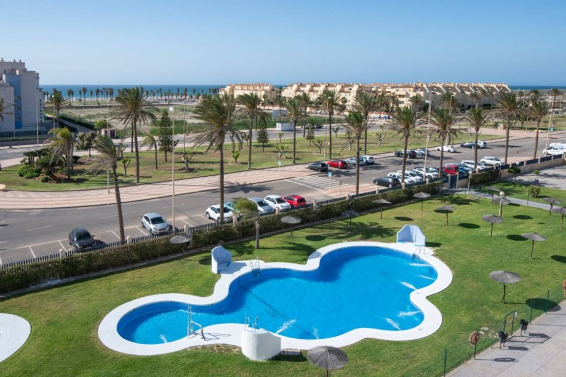 88 M² Apartamento ∙ 3 Habitaciones ∙ 8 Huéspedes - Roquetas de Mar