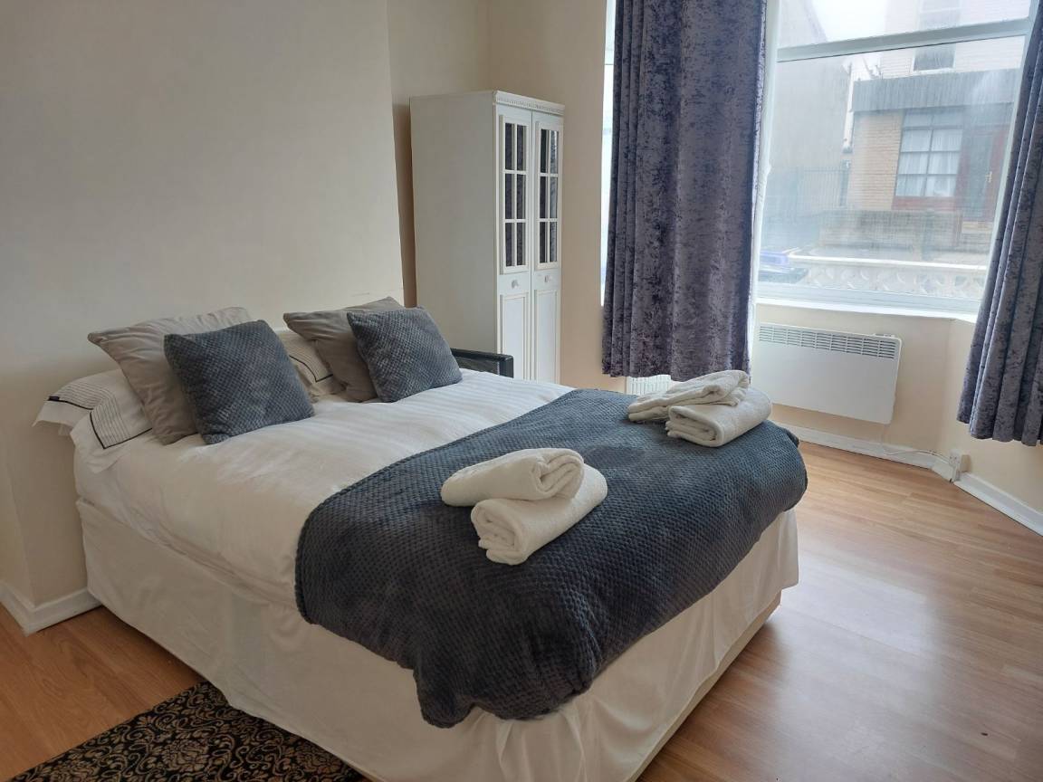 55 M² Apartment ∙ 1 Bedroom ∙ 4 Guests - Blackpool Beach