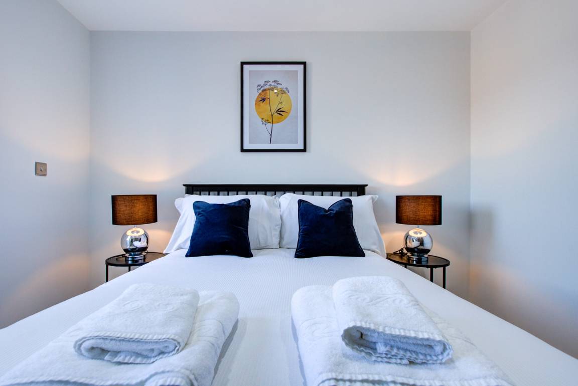 90 M² Apartment ∙ 3 Bedrooms ∙ 6 Guests - Uxbridge, UK