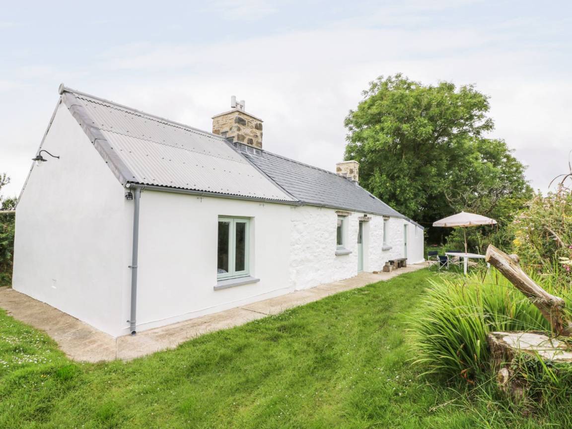 Cottage ∙ 2 Bedrooms ∙ 3 Guests - Fishguard