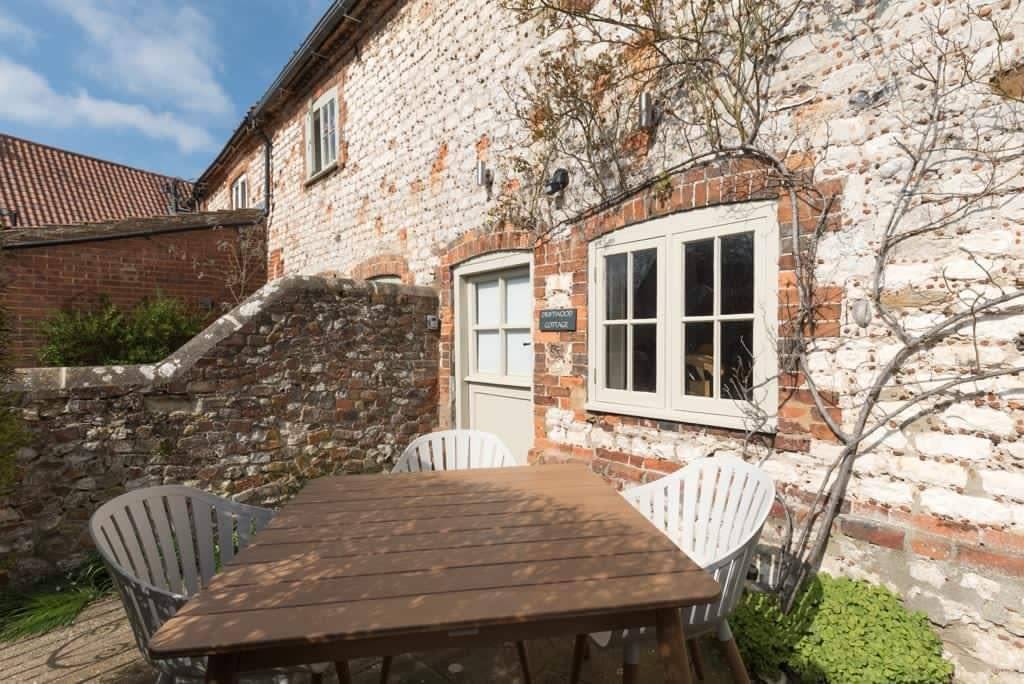75 M² Cottage ∙ 3 Bedrooms ∙ 5 Guests - Thornham