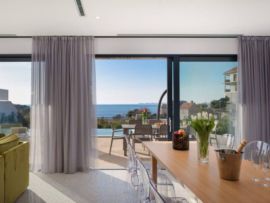 304 M² Ferienhaus ∙ 4 Schlafzimmer ∙ 10 Gäste - Primošten