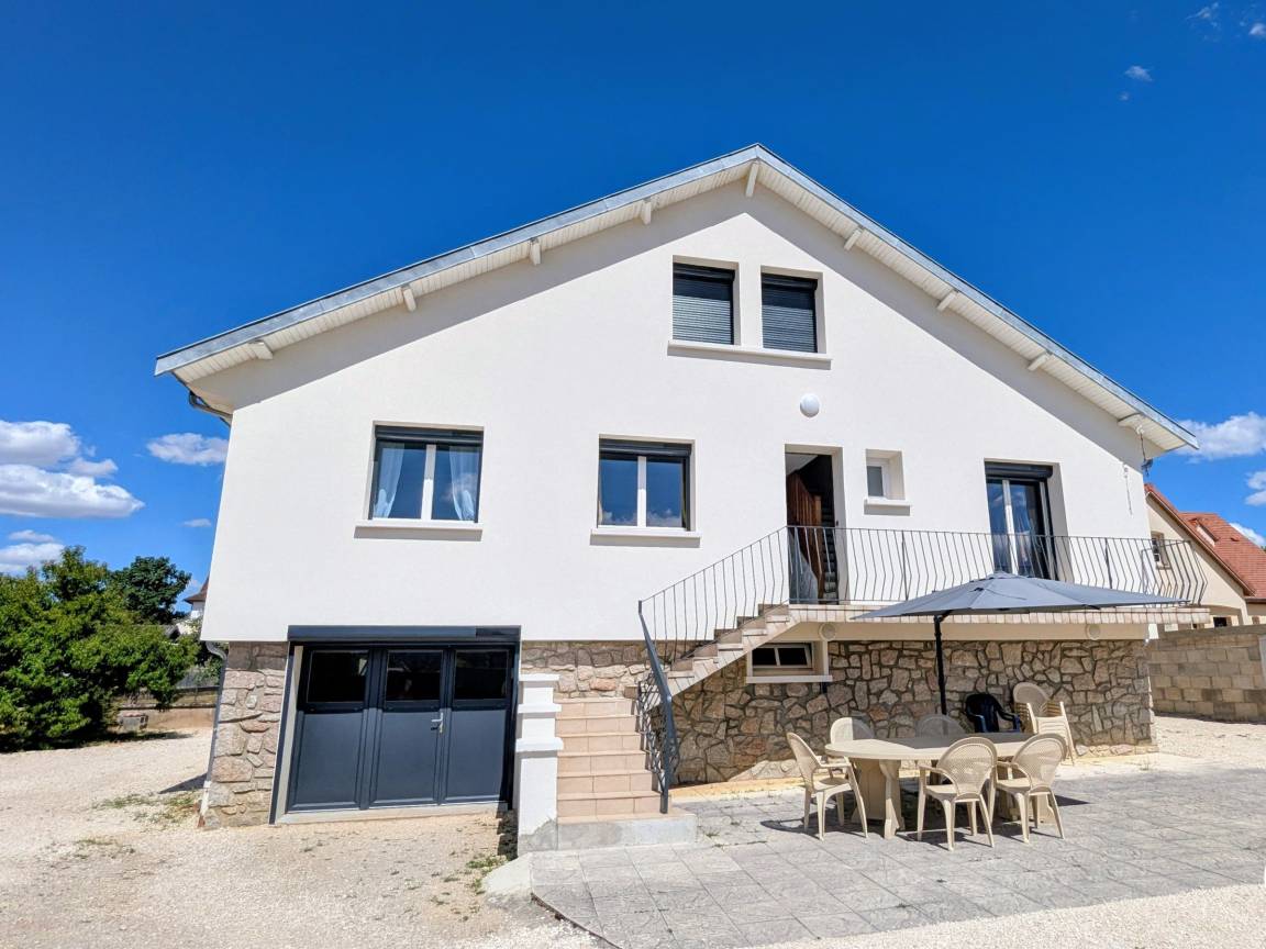 160 M² Cottage ∙ 5 Chambres ∙ 10 Personnes - Semur-en-Auxois