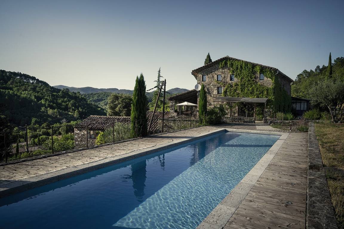 300 M² Huis ∙ 13 Slaapkamers ∙ 24 Gasten - Alès