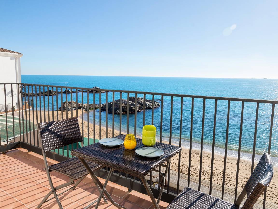 65 M² Apartamento ∙ 2 Habitaciones ∙ 4 Huéspedes - Tamariu
