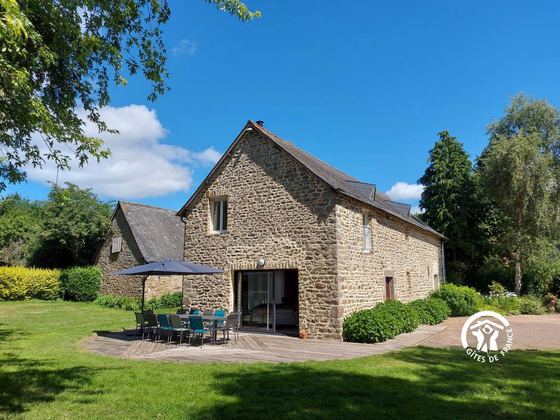 150 M² Cottage ∙ 5 Chambres ∙ 12 Personnes - Mayenne