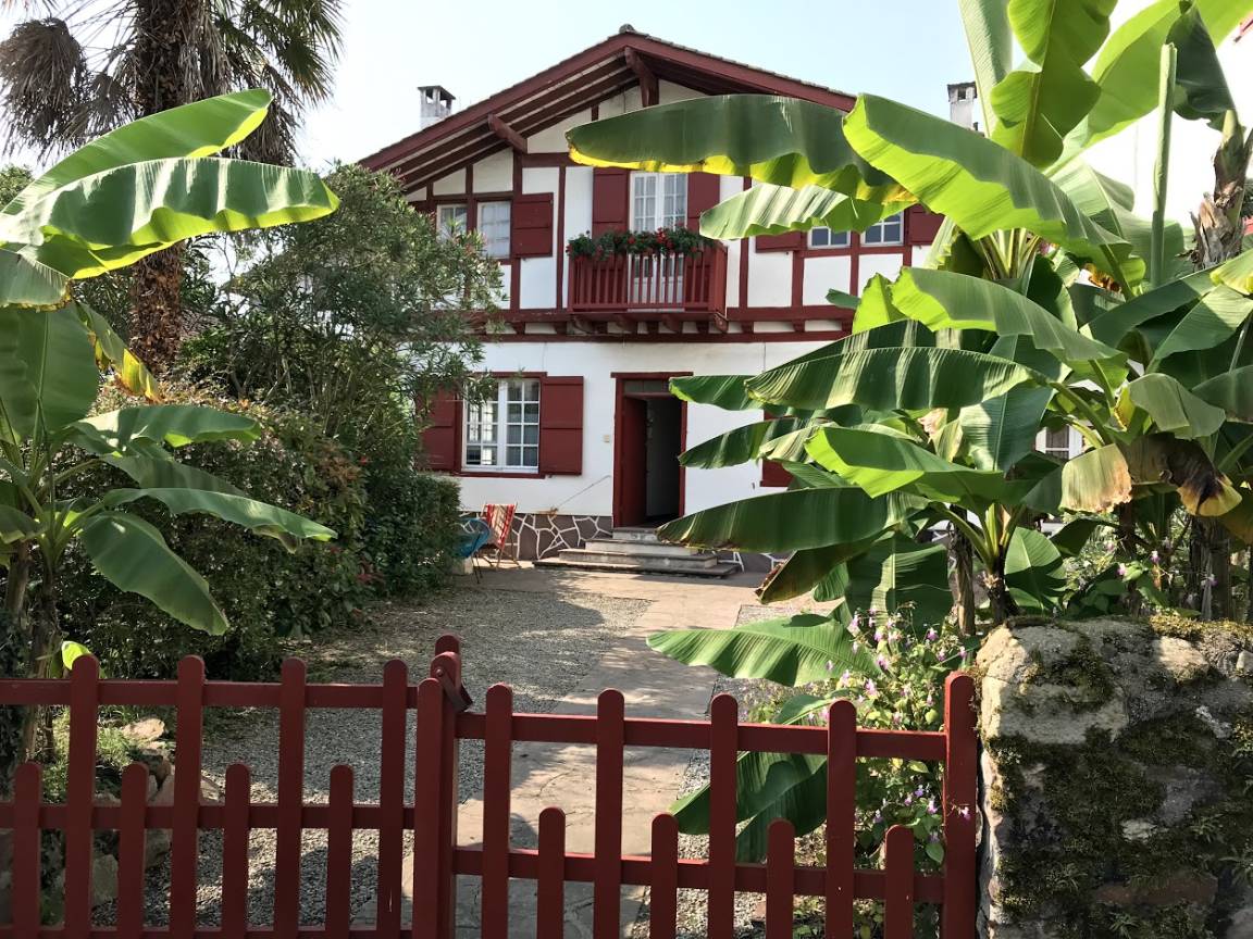 98 M² Gîte ∙ 4 Chambres ∙ 6 Personnes - Espelette