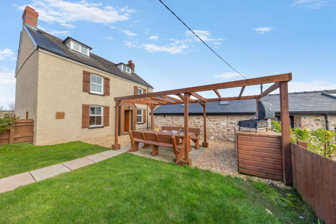 Cottage ∙ 3 Bedrooms ∙ 6 Guests - Rhossili