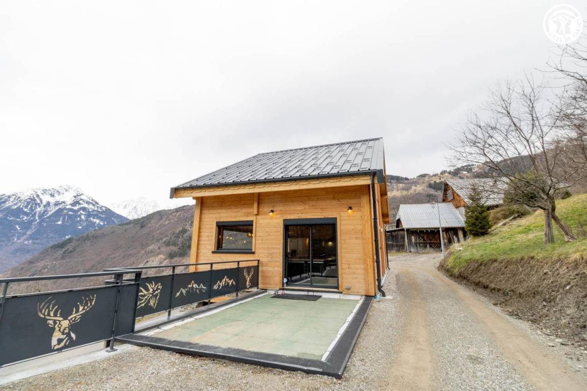 192 M² Gîte ∙ 6 Chambres ∙ 12 Personnes - Saint-François-Longchamp