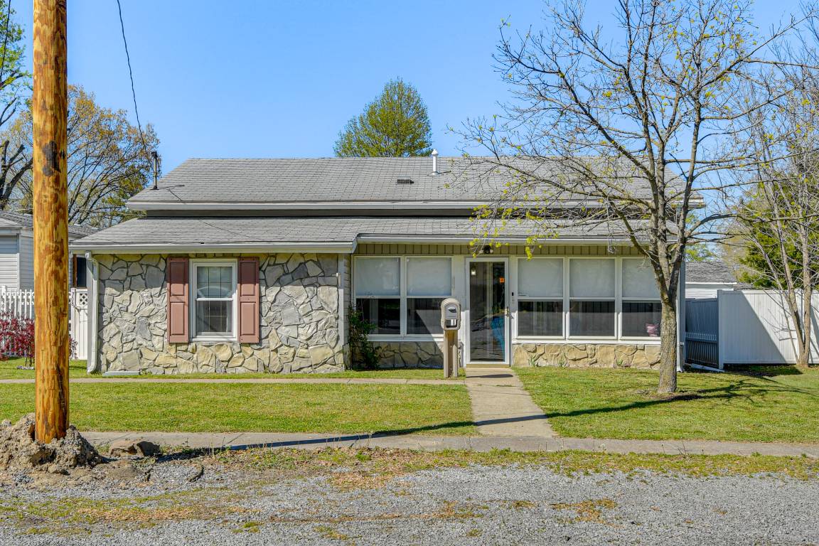 111 M² House ∙ 3 Bedrooms ∙ 6 Guests - Eldorado, IL