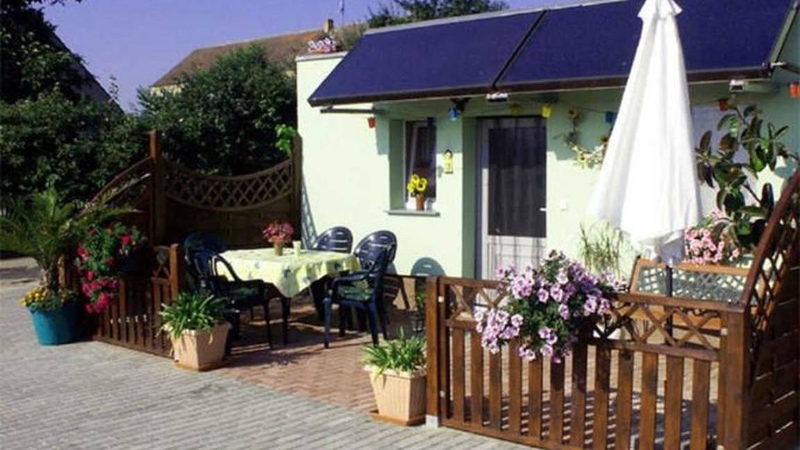 61 M² Ferienwohnung ∙ 1 Schlafzimmer ∙ 4 Gäste - Malchin