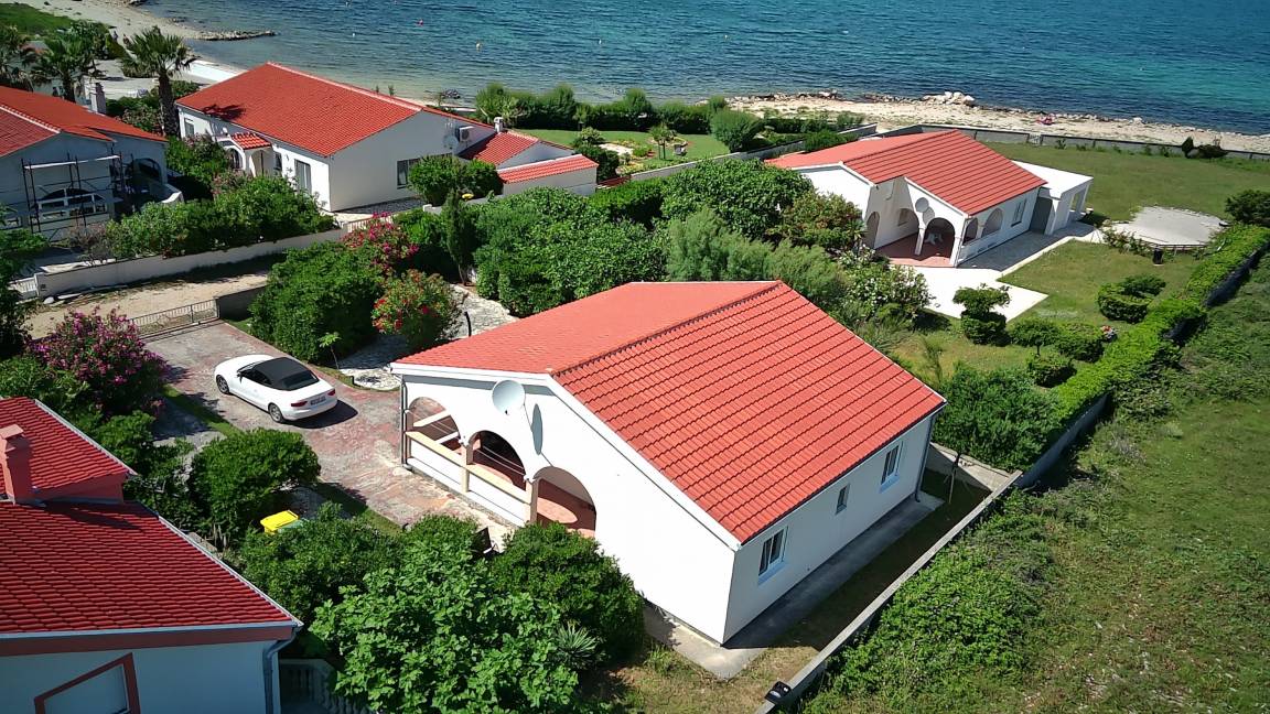 120 M² Ferienhaus ∙ 2 Schlafzimmer ∙ 5 Gäste - Privlaka