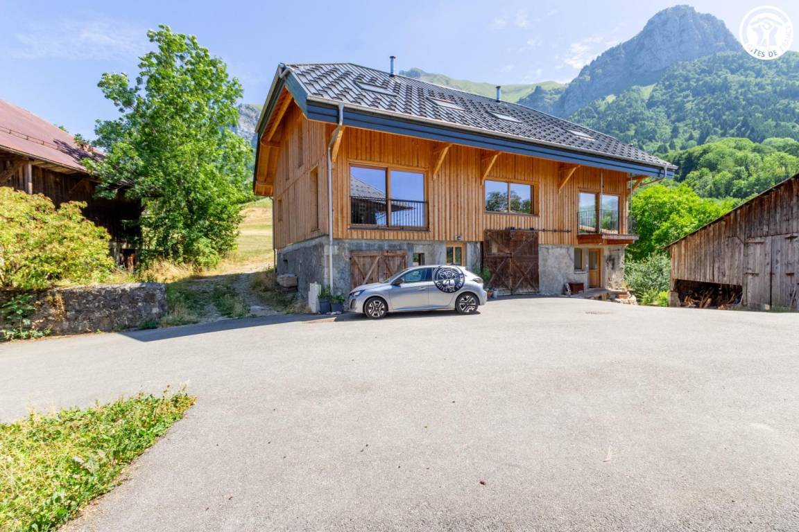 122 M² Gîte ∙ 3 Chambres ∙ 8 Personnes - Lescheraines