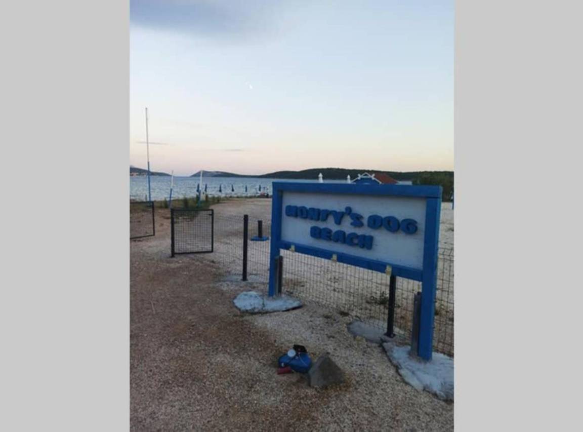 240 M² Maison De Vacances ∙ 4 Chambres ∙ 8 Personnes - Rab