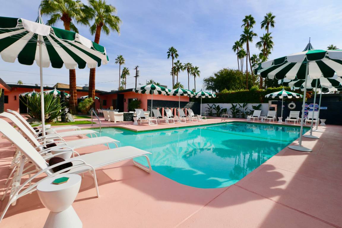 37 M² Hotel ∙ 2 Bedrooms ∙ 4 Guests - Palm Springs, CA