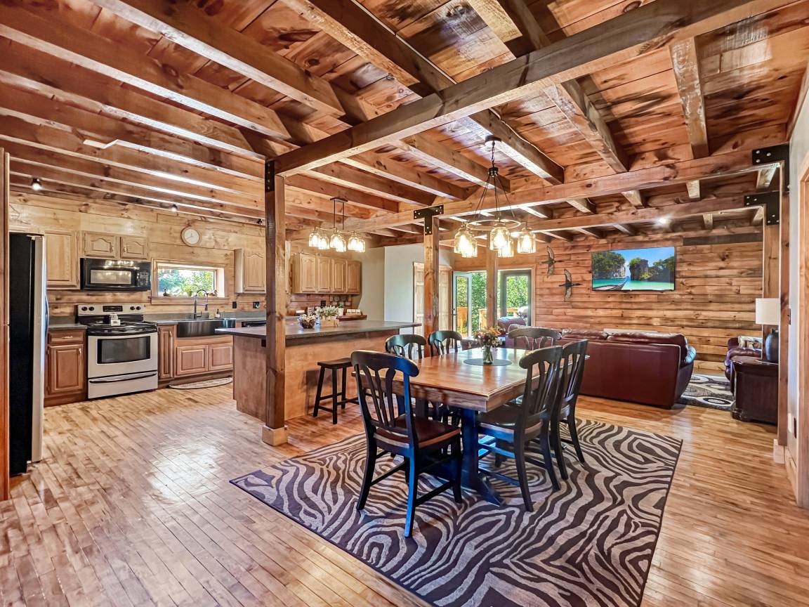 House ∙ 3 Bedrooms ∙ 8 Guests - Greenville, ME