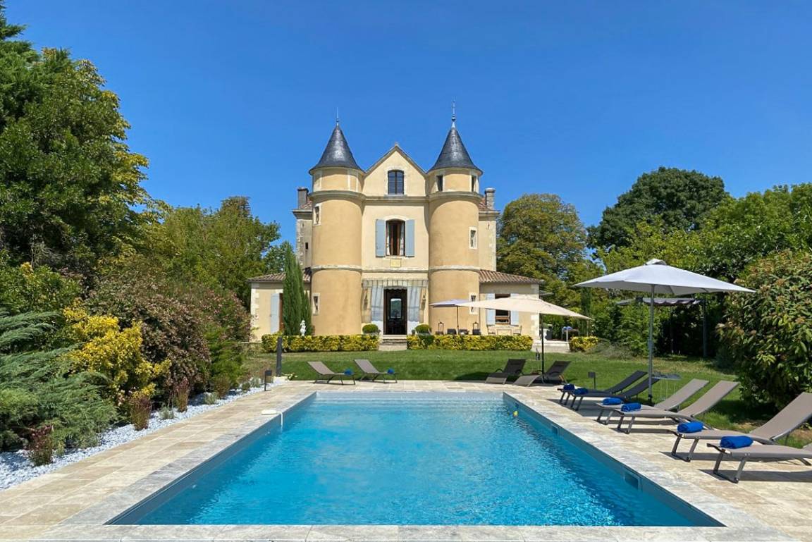 Castle ∙ 5 Bedrooms ∙ 10 Guests - Lot-et-Garonne