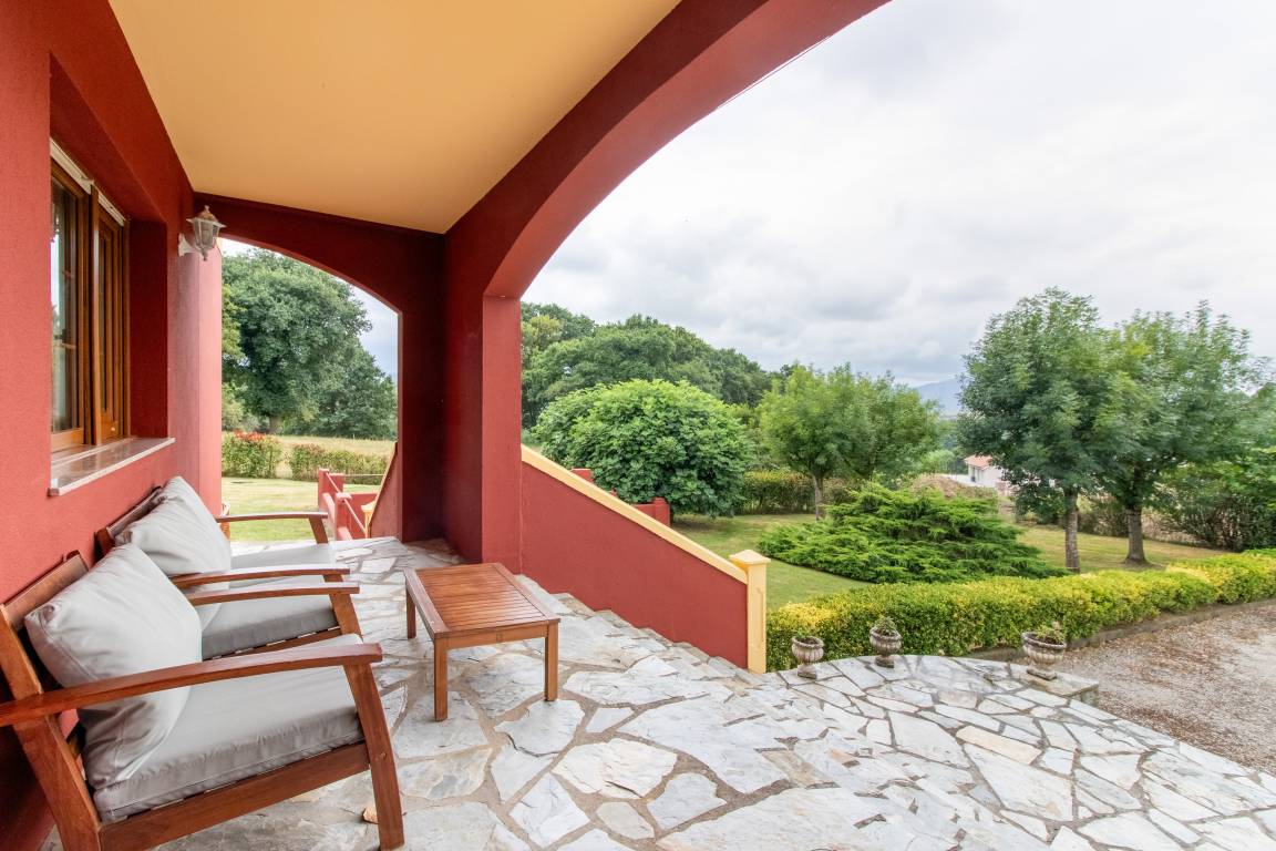 300 M² Appartement ∙ 5 Chambres ∙ 12 Personnes - Liérganes
