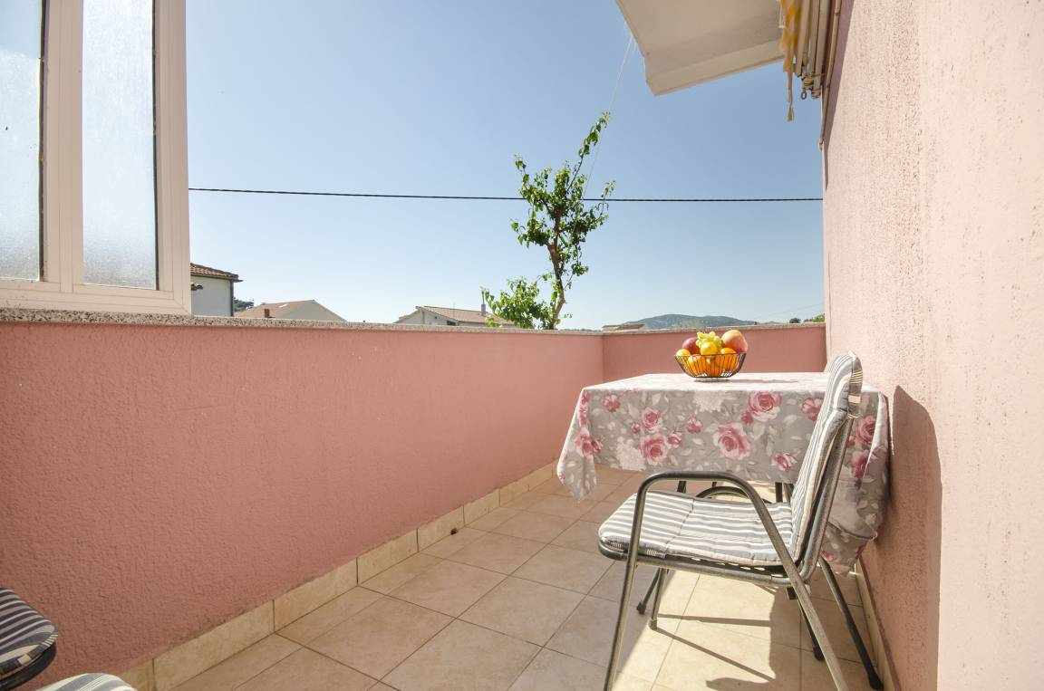 40 M² Ferienwohnung ∙ 1 Schlafzimmer ∙ 2 Gäste - Tisno