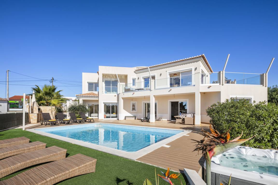 180 M² Villa ∙ 4 Schlafzimmer ∙ 8 Gäste - Portimão