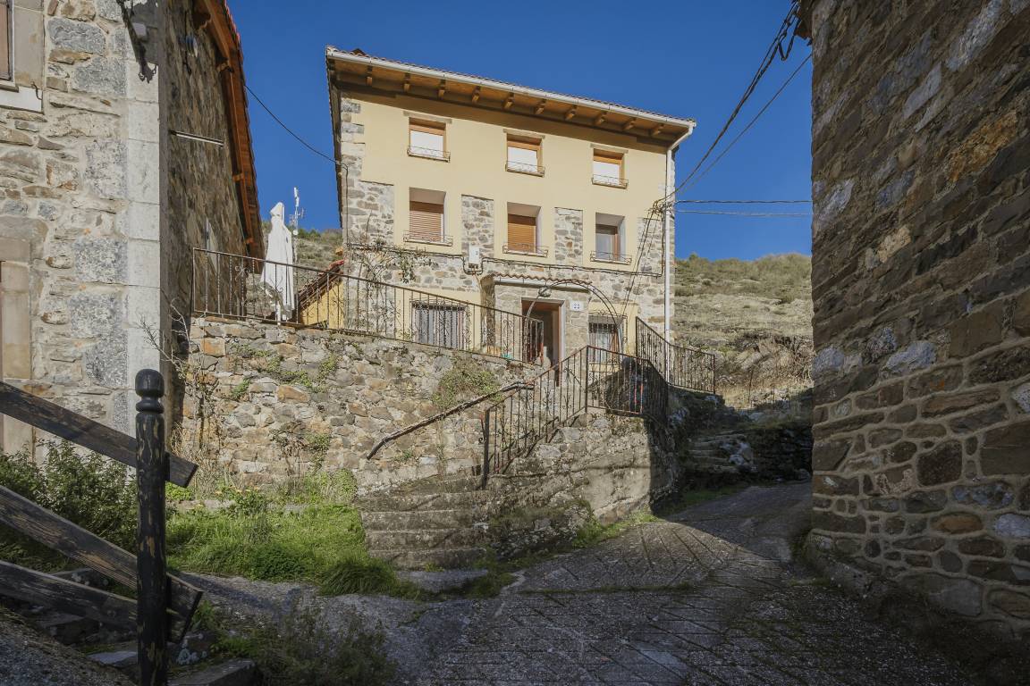 110 M² Casa ∙ 3 Habitaciones ∙ 6 Huéspedes - Boca de Huérgano