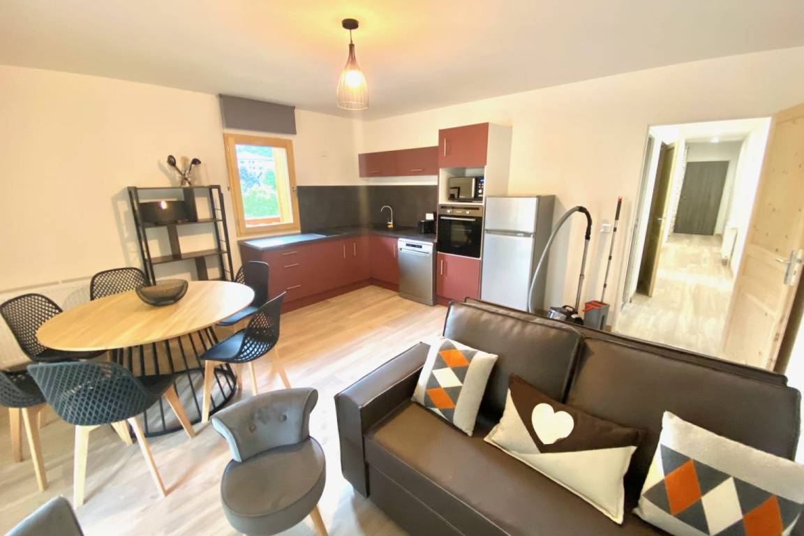 65 M² Appartement ∙ 2 Chambres ∙ 6 Personnes - Montricher-Albanne