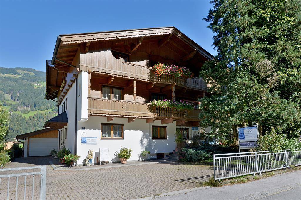 32 M² Hotel ∙ 1 Bedroom ∙ 3 Guests - Zell am Ziller