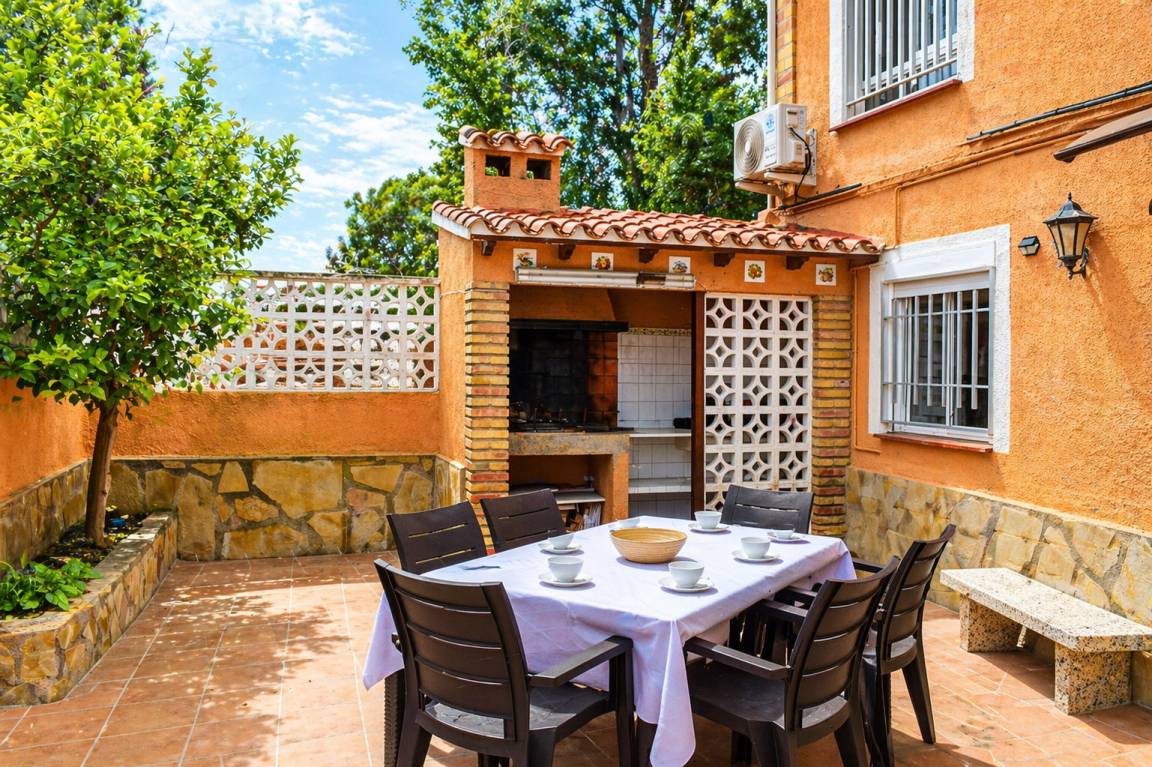 80 M² Ferienhaus ∙ 3 Schlafzimmer ∙ 6 Gäste - Gandia