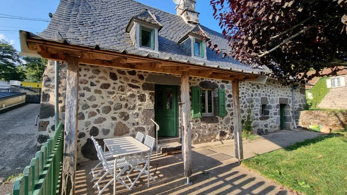 58 M² Maison De Vacances ∙ 2 Chambres ∙ 6 Personnes - Salers