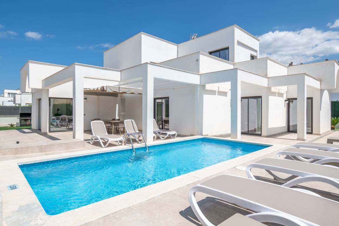 182 M² Ferienhaus ∙ 4 Schlafzimmer ∙ 5 Gäste - Can Picafort