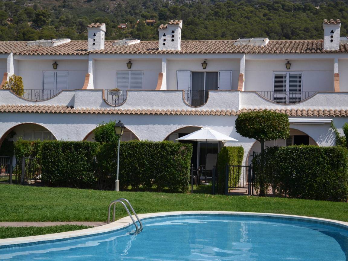 75 M² House ∙ 2 Bedrooms ∙ 5 Guests - Peratallada