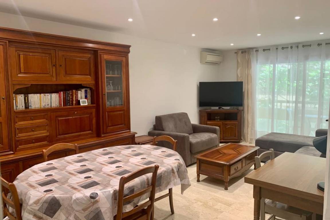 72 M² Appartement En Copropriété ∙ 2 Chambres ∙ 4 Personnes - Antibes
