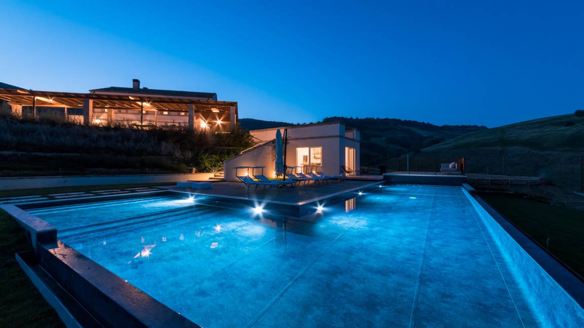 350 M² Villa ∙ 5 Bedrooms ∙ 11 Guests - Pedaso
