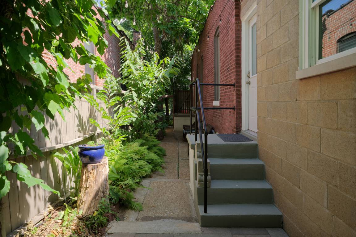 111 M² House ∙ 2 Bedrooms ∙ 4 Guests - St. Louis, MO