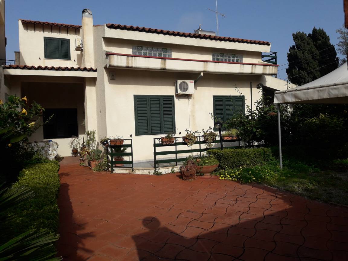 90 M² Apartment ∙ 2 Bedrooms ∙ 6 Guests - Avola