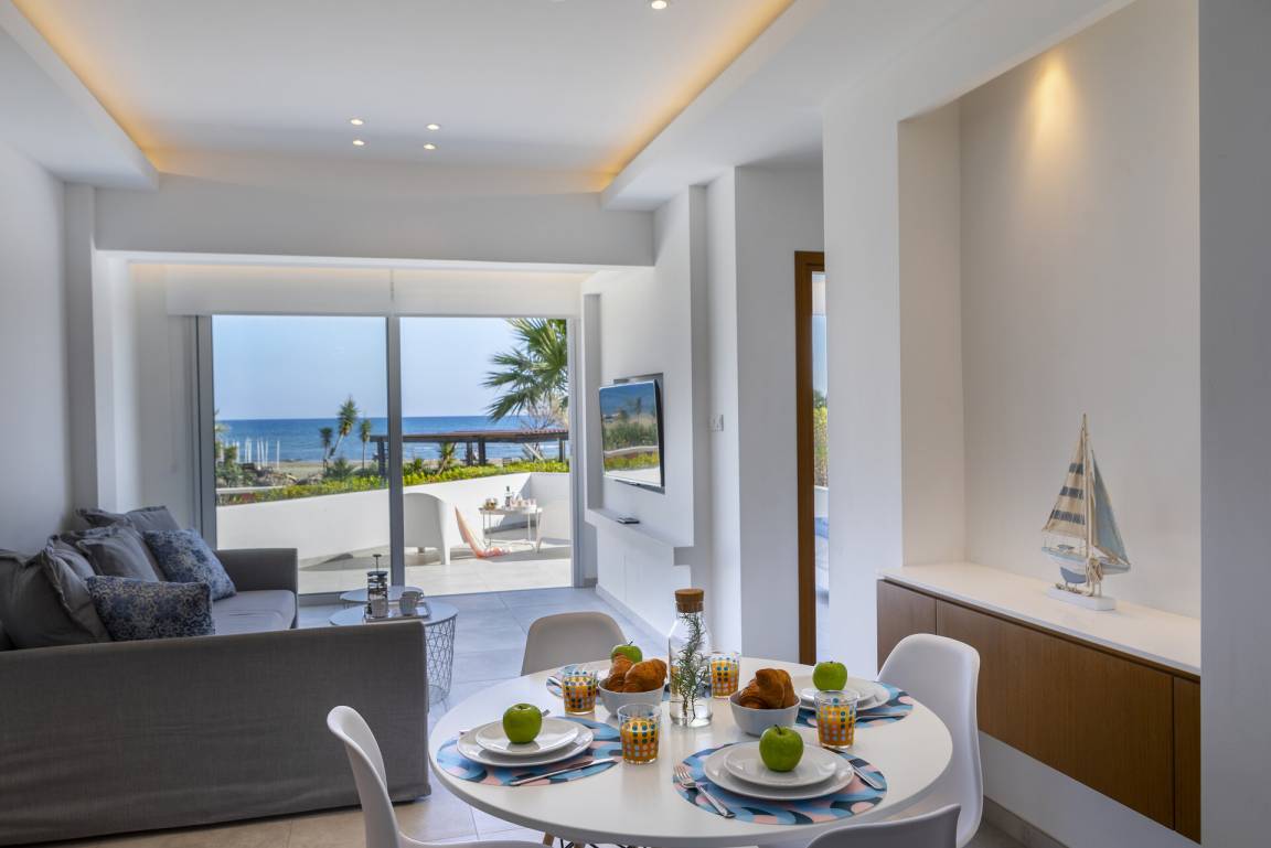 70 M² Apartment ∙ 2 Bedrooms ∙ 5 Guests - Larnaca