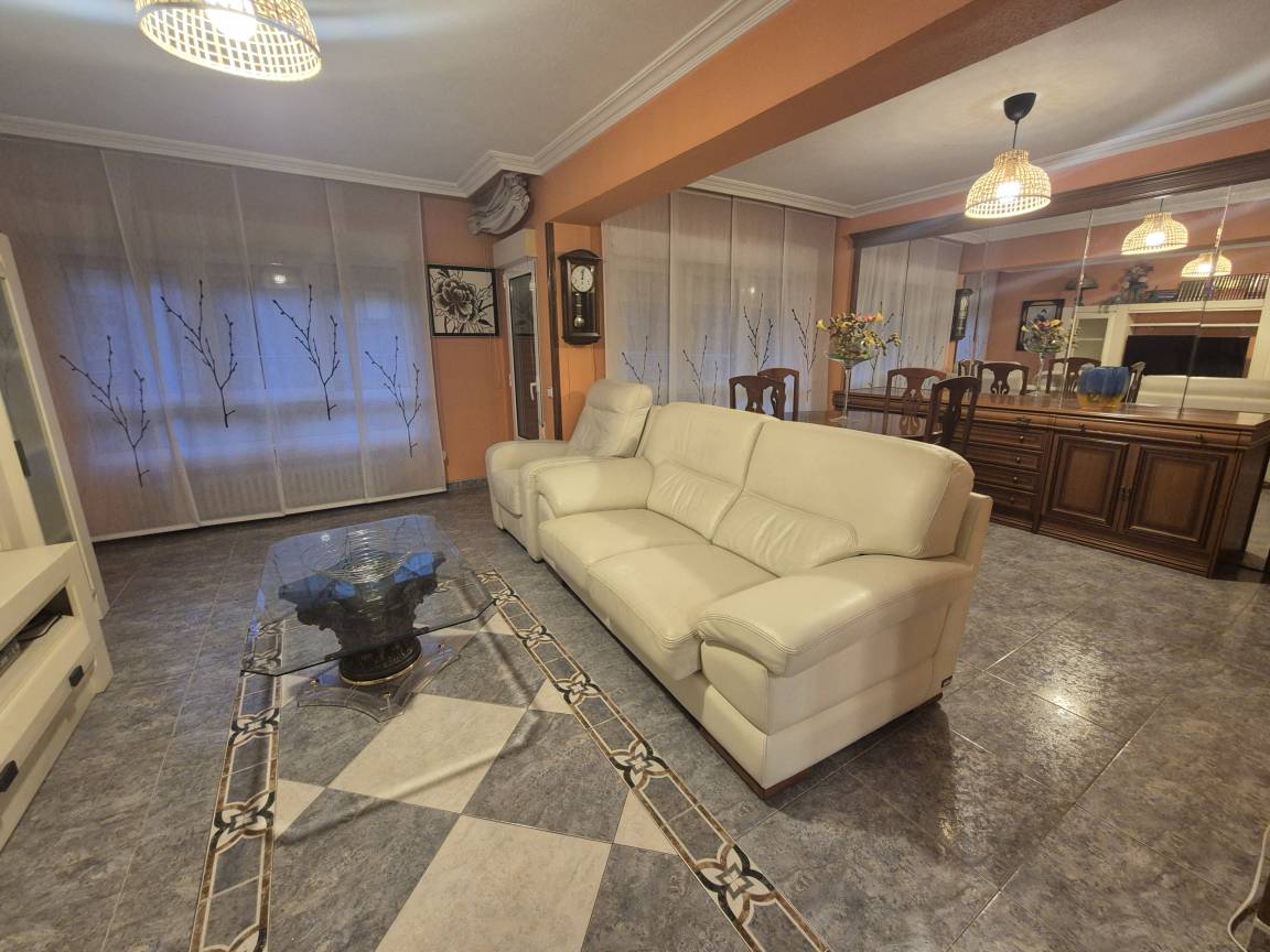 93 M² Apartment ∙ 3 Bedrooms ∙ 5 Guests - Gijón