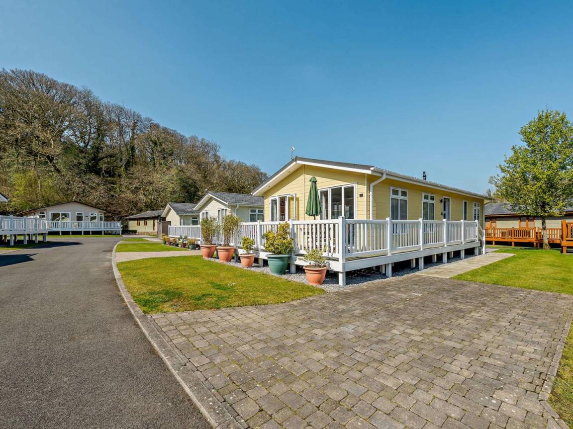 Lodge ∙ 2 Bedrooms ∙ 4 Guests - Tenby