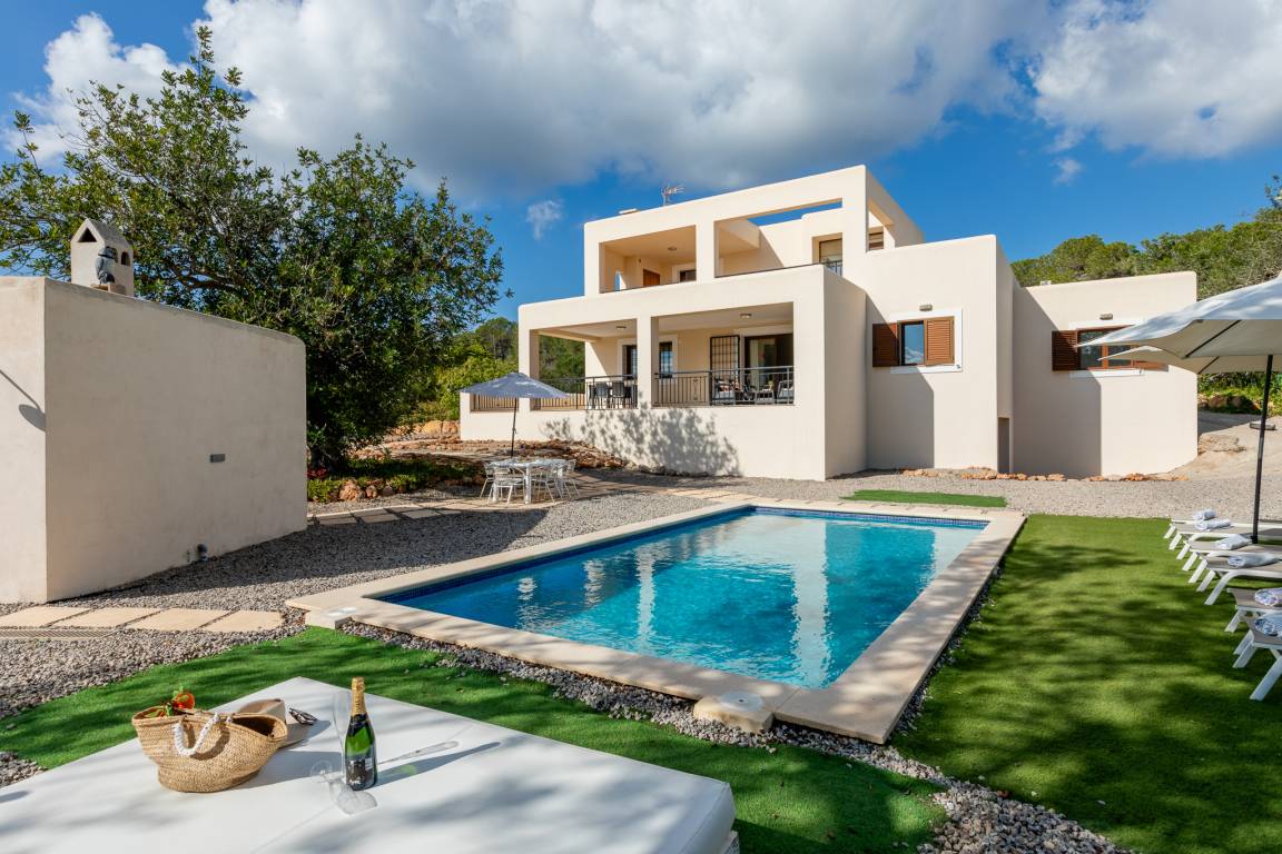 300 M² Villa ∙ 3 Chambres ∙ 6 Personnes - Santa Eulària des Riu